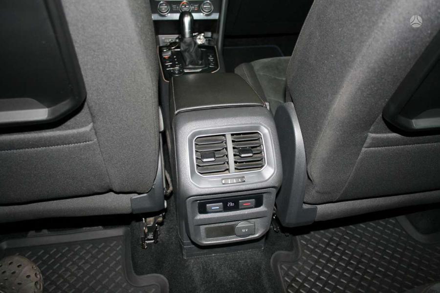 Blue Volkswagen Tiguan 2016 in Sirvintos, with an engine capacity of 1.98 L and mileage of 128 thousand km for 17500 €, photo 15 on AUTOMOTO.COM.LV