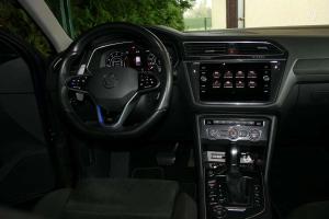Blue Volkswagen Tiguan 2016 in Sirvintos, with an engine capacity of 1.98 L and mileage of 128 thousand km for 17500 €, photo 16 on AUTOMOTO.COM.LV
