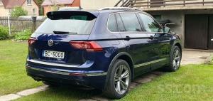 Blue Volkswagen Tiguan 2018 in Riga, with an engine capacity of 2.00 L and mileage of 134 thousand km for 23100 €, photo 2 on AUTOMOTO.COM.LV