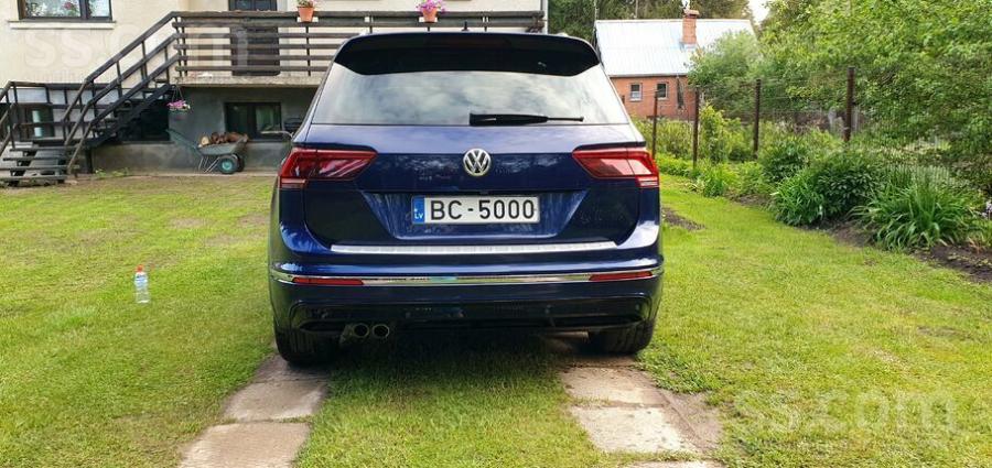 Blue Volkswagen Tiguan 2018 in Riga, with an engine capacity of 2.00 L and mileage of 134 thousand km for 23100 €, photo 5 on AUTOMOTO.COM.LV