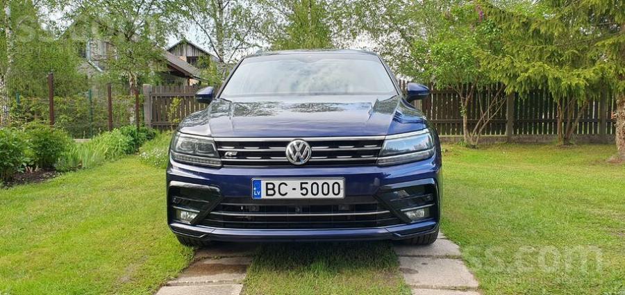 Blue Volkswagen Tiguan 2018 in Riga, with an engine capacity of 2.00 L and mileage of 134 thousand km for 23100 €, photo 6 on AUTOMOTO.COM.LV