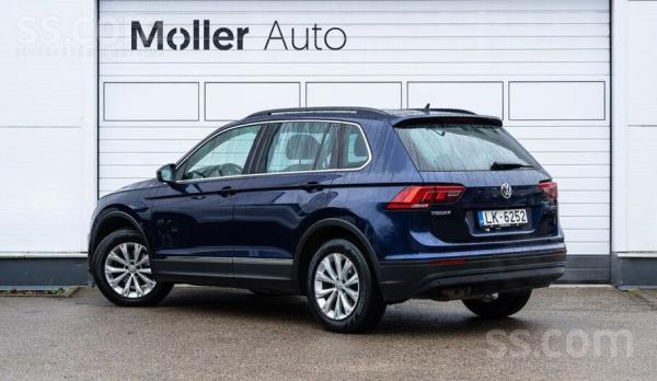 Blue Volkswagen Tiguan 2018 in Riga, with an engine capacity of 2.00 L and mileage of 163 thousand km for 16950 €, photo 3 on AUTOMOTO.COM.LV