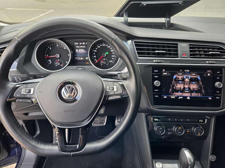 Blue Volkswagen Tiguan 2018 in Klaipeda, with an engine capacity of 1.97 L and mileage of 207 thousand km for 16750 €, photo 20 on AUTOMOTO.COM.LV