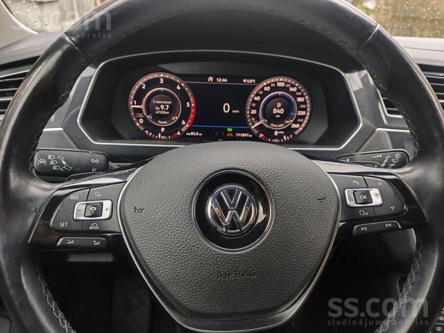 Zils Volkswagen Tiguan 2018 Rīga, ar dzinēja tilpumu 2.00 L un nobraukumu 172 tūkst. km par 19000 €, foto 10 vietnē AUTOMOTO.COM.LV