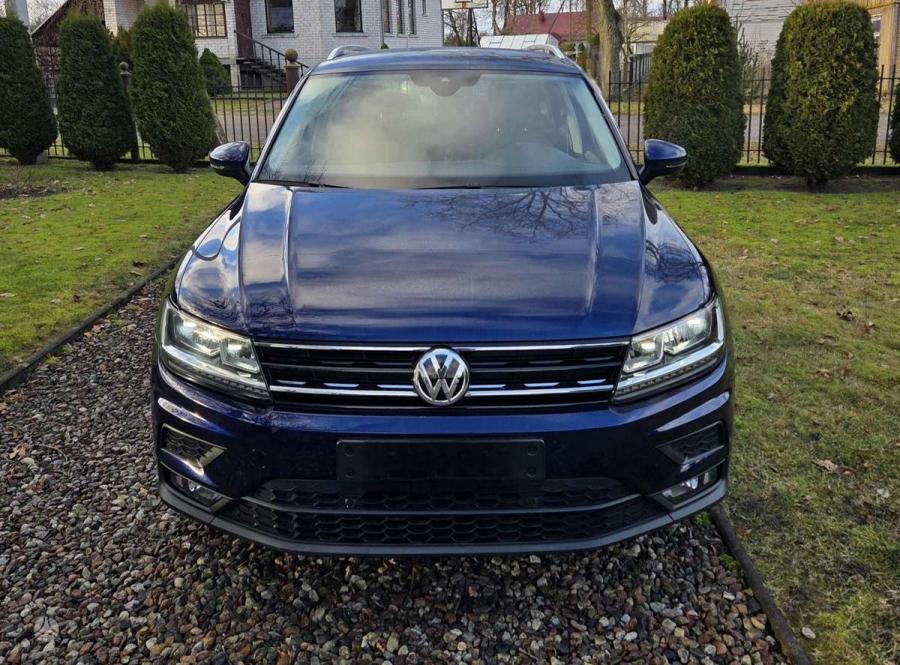 Blue Volkswagen Tiguan 2018 in Jurbarkas, with an engine capacity of 1.97 L and mileage of 209 thousand km for 17350 €, photo 6 on AUTOMOTO.COM.LV