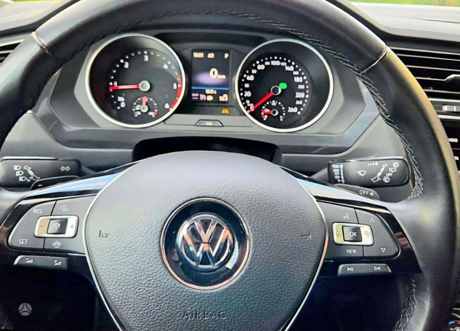 Zils Volkswagen Tiguan 2018 Jurbarkas, ar dzinēja tilpumu 1.97 L un nobraukumu 209 tūkst. km par 16999 €, foto 14 vietnē AUTOMOTO.COM.LV