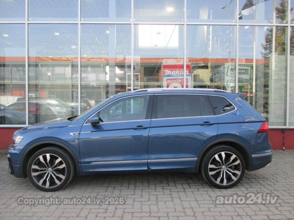 Blue Volkswagen Tiguan 2018 in Tartu, with an engine capacity of 2.00 L and mileage of 212 thousand km for 19990 €, photo 4 on AUTOMOTO.COM.LV