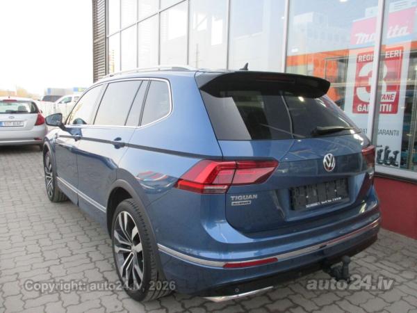 Blue Volkswagen Tiguan 2018 in Tartu, with an engine capacity of 2.00 L and mileage of 212 thousand km for 19990 €, photo 6 on AUTOMOTO.COM.LV