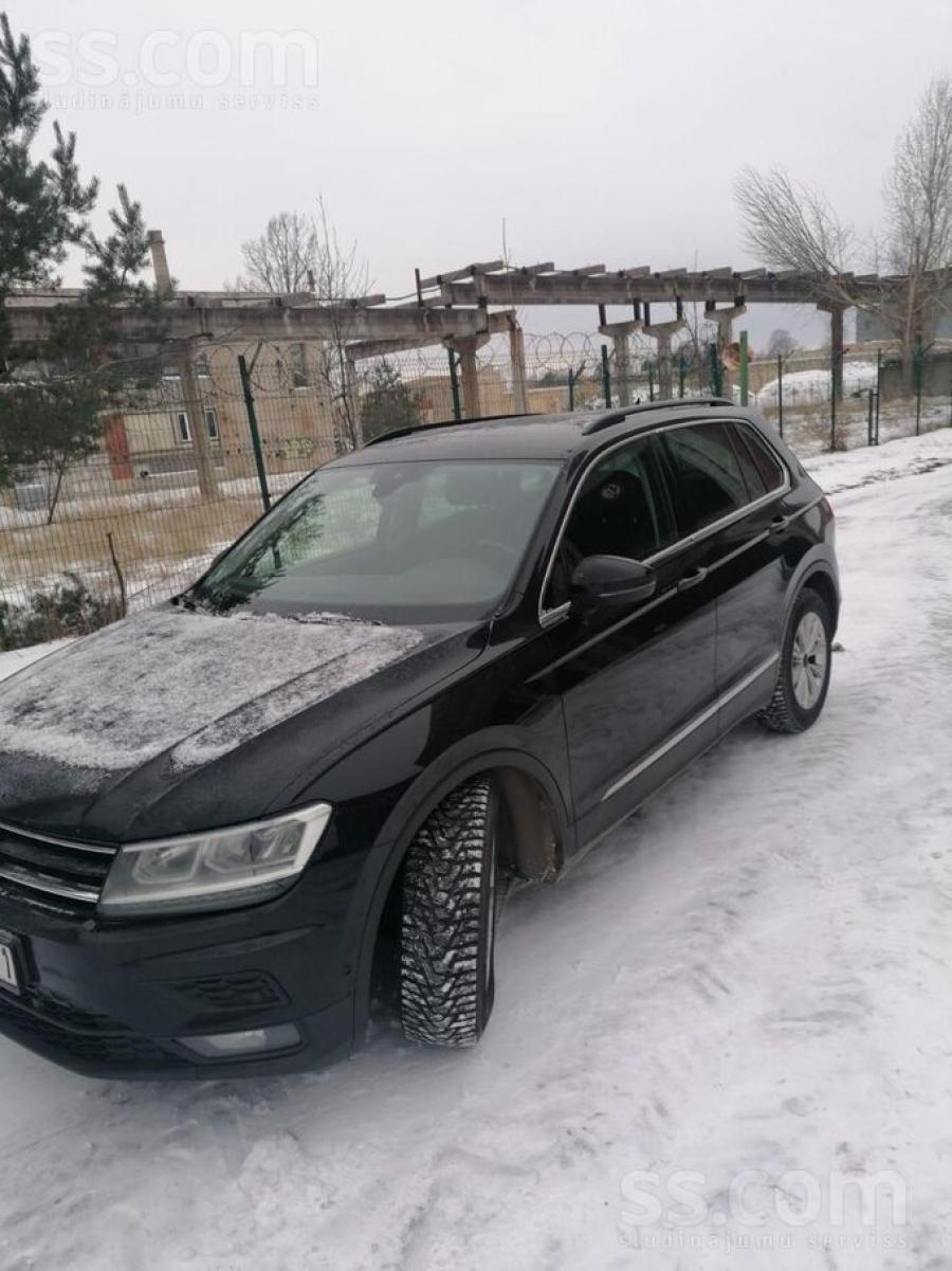Blue Volkswagen Tiguan 2018 in Riga, with an engine capacity of 2.00 L and mileage of 330 thousand km for 10500 €, photo 5 on AUTOMOTO.COM.LV