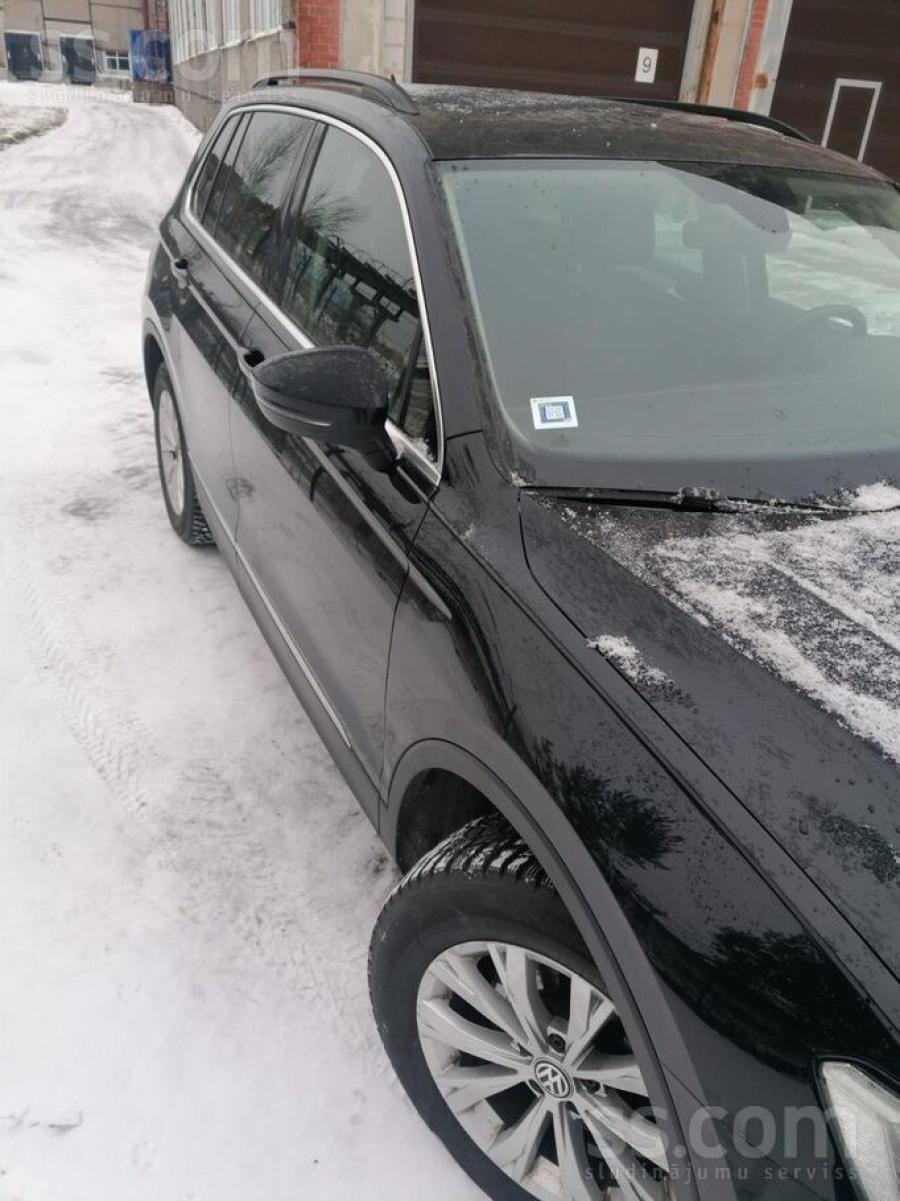 Blue Volkswagen Tiguan 2018 in Riga, with an engine capacity of 2.00 L and mileage of 330 thousand km for 10500 €, photo 6 on AUTOMOTO.COM.LV
