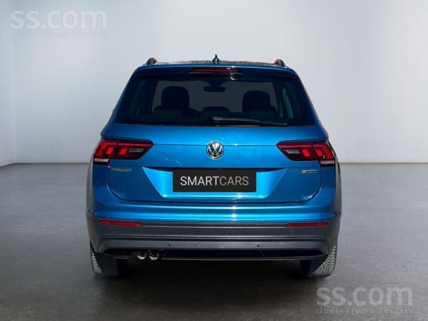 Blue Volkswagen Tiguan 2018 in Riga, with an engine capacity of 2.00 L and mileage of 138 thousand km for 16330 €, photo 4 on AUTOMOTO.COM.LV