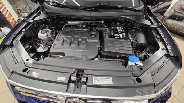Blue Volkswagen Tiguan 2018 in Daugavpils, with an engine capacity of 2.00 L and mileage of 137 thousand km for 21500 €, photo 7 on AUTOMOTO.COM.LV