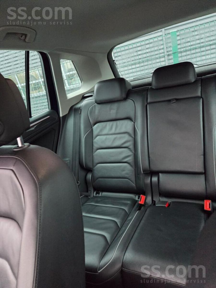 Zils Volkswagen Tiguan 2018 Daugavpils, ar dzinēja tilpumu 2.00 L un nobraukumu 137 tūkst. km par 21500 €, foto 14 vietnē AUTOMOTO.COM.LV