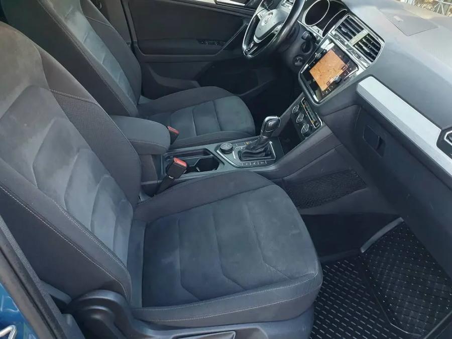 Zils Volkswagen Tiguan 2018 Jelgava, ar dzinēja tilpumu 1.40 L un nobraukumu 220 tūkst. km par 12990 €, foto 12 vietnē AUTOMOTO.COM.LV