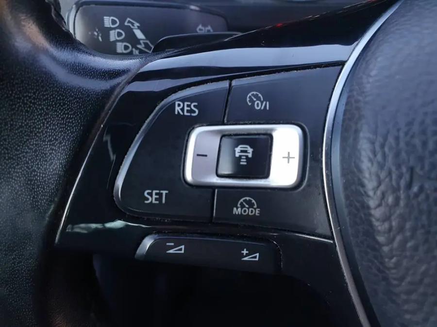 Zils Volkswagen Tiguan 2018 Jelgava, ar dzinēja tilpumu 1.40 L un nobraukumu 220 tūkst. km par 12990 €, foto 24 vietnē AUTOMOTO.COM.LV