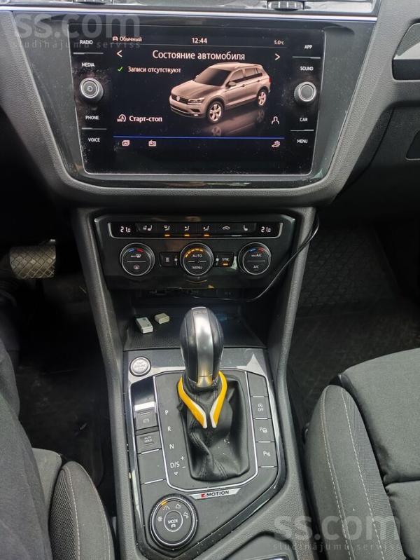 Zils Volkswagen Tiguan 2018 Rīga, ar dzinēja tilpumu 2.00 L un nobraukumu 174 tūkst. km par 16500 €, foto 7 vietnē AUTOMOTO.COM.LV