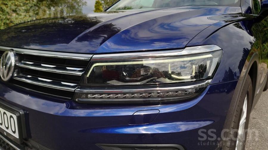 Blue Volkswagen Tiguan 2018 in Riga, with an engine capacity of 2.00 L and mileage of 186 thousand km for 15500 €, photo 7 on AUTOMOTO.COM.LV