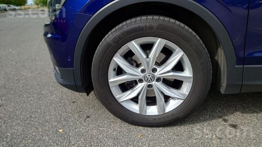 Blue Volkswagen Tiguan 2018 in Riga, with an engine capacity of 2.00 L and mileage of 186 thousand km for 15500 €, photo 8 on AUTOMOTO.COM.LV
