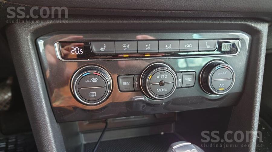 Blue Volkswagen Tiguan 2018 in Riga, with an engine capacity of 2.00 L and mileage of 186 thousand km for 15500 €, photo 18 on AUTOMOTO.COM.LV