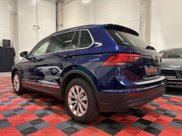 Volkswagen Tiguan 2018 in Vilnius on AUTOMOTO.COM.LV Blue Volkswagen Tiguan 2018 in Vilnius, with an engine capacity of 1.97 L and mileage of 157 thousand km for 15990 €, photo 7 on AUTOMOTO.COM.LV