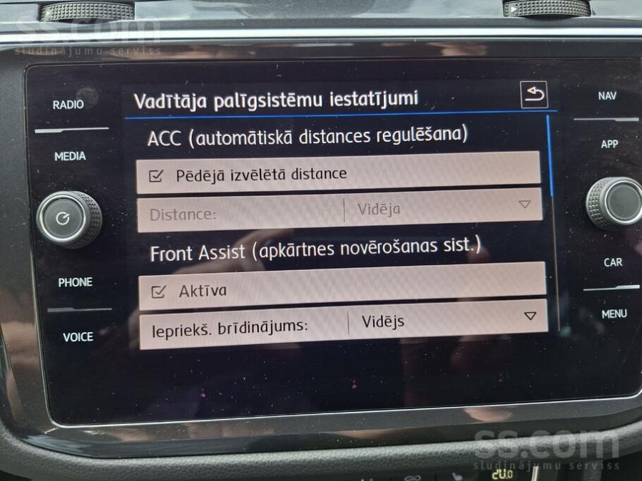 Zils Volkswagen Tiguan 2019 Daugavpils, ar dzinēja tilpumu 2.00 L un nobraukumu 92 tūkst. km par 18700 €, foto 18 vietnē AUTOMOTO.COM.LV
