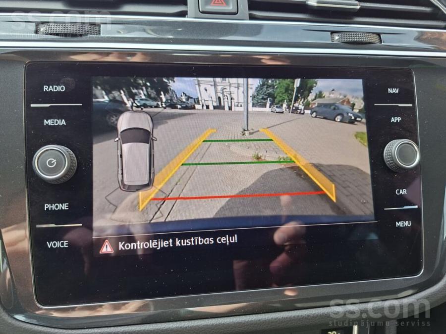 Zils Volkswagen Tiguan 2019 Daugavpils, ar dzinēja tilpumu 2.00 L un nobraukumu 92 tūkst. km par 18700 €, foto 23 vietnē AUTOMOTO.COM.LV