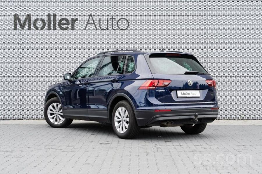 Blue Volkswagen Tiguan 2019 in Riga, with an engine capacity of 2.00 L and mileage of 123 thousand km for 17850 €, photo 4 on AUTOMOTO.COM.LV