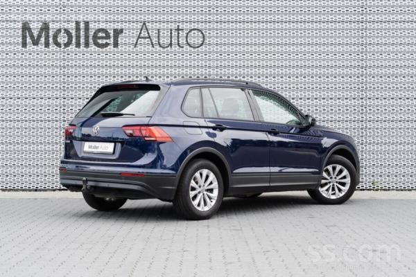 Blue Volkswagen Tiguan 2019 in Riga, with an engine capacity of 2.00 L and mileage of 123 thousand km for 17850 €, photo 4 on AUTOMOTO.COM.LV