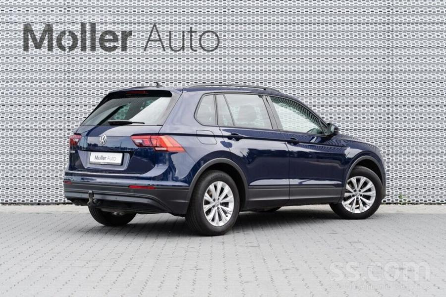 Blue Volkswagen Tiguan 2019 in Riga, with an engine capacity of 2.00 L and mileage of 123 thousand km for 17850 €, photo 5 on AUTOMOTO.COM.LV