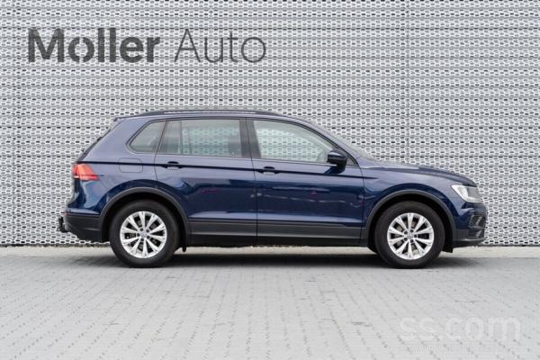 Blue Volkswagen Tiguan 2019 in Riga, with an engine capacity of 2.00 L and mileage of 123 thousand km for 17850 €, photo 5 on AUTOMOTO.COM.LV