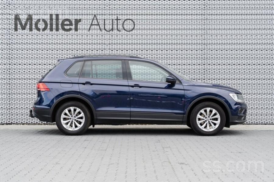 Blue Volkswagen Tiguan 2019 in Riga, with an engine capacity of 2.00 L and mileage of 123 thousand km for 17850 €, photo 6 on AUTOMOTO.COM.LV