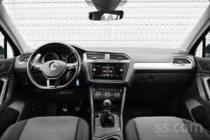 Blue Volkswagen Tiguan 2019 in Riga, with an engine capacity of 2.00 L and mileage of 123 thousand km for 17850 €, photo 7 on AUTOMOTO.COM.LV