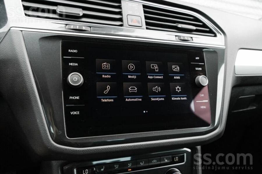 Blue Volkswagen Tiguan 2019 in Riga, with an engine capacity of 2.00 L and mileage of 123 thousand km for 17850 €, photo 13 on AUTOMOTO.COM.LV