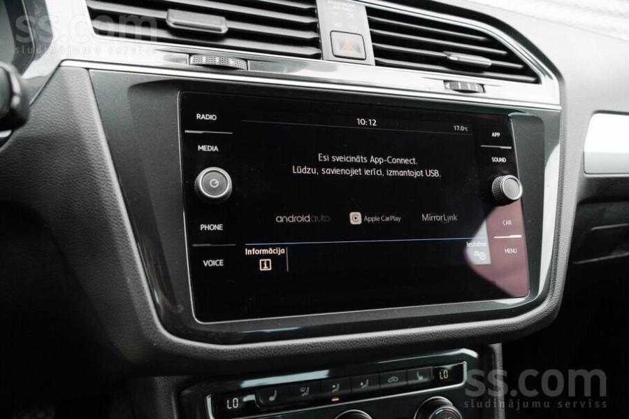 Blue Volkswagen Tiguan 2019 in Riga, with an engine capacity of 2.00 L and mileage of 123 thousand km for 17850 €, photo 17 on AUTOMOTO.COM.LV