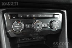 Blue Volkswagen Tiguan 2019 in Riga, with an engine capacity of 2.00 L and mileage of 123 thousand km for 17850 €, photo 18 on AUTOMOTO.COM.LV