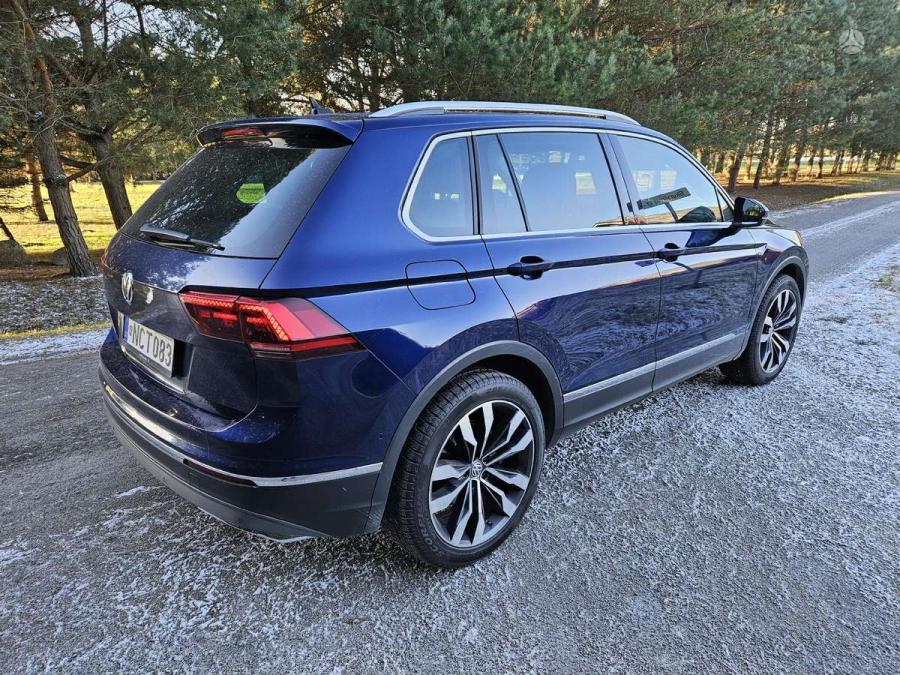 Blue Volkswagen Tiguan 2020 in Panevezys, with an engine capacity of 1.97 L and mileage of 162 thousand km for 18900 €, photo 8 on AUTOMOTO.COM.LV