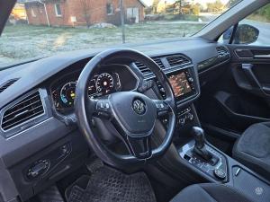 Blue Volkswagen Tiguan 2020 in Panevezys, with an engine capacity of 1.97 L and mileage of 162 thousand km for 18900 €, photo 15 on AUTOMOTO.COM.LV