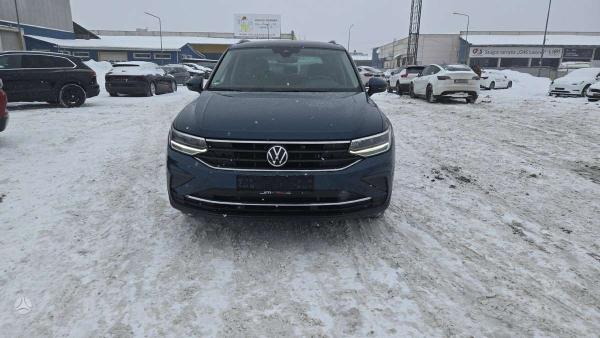 Blue Volkswagen Tiguan 2020 in Siauliai, with an engine capacity of 1.97 L and mileage of 94 thousand km for 16900 €, photo 1 on AUTOMOTO.COM.LV