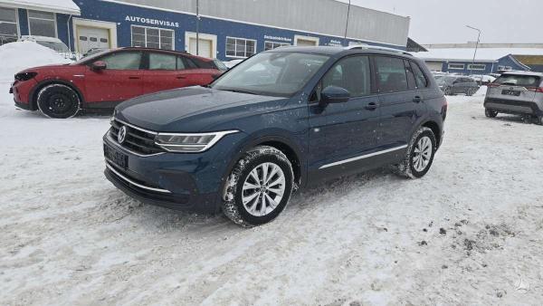Blue Volkswagen Tiguan 2020 in Siauliai, with an engine capacity of 1.97 L and mileage of 94 thousand km for 16900 €, photo 2 on AUTOMOTO.COM.LV