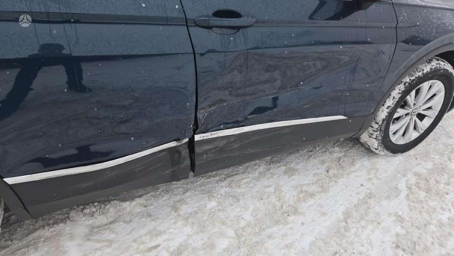 Zils Volkswagen Tiguan 2020 Šauļi, ar dzinēja tilpumu 1.97 L un nobraukumu 94 tūkst. km par 16900 €, foto 6 vietnē AUTOMOTO.COM.LV