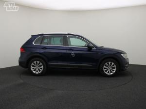 Zils Volkswagen Tiguan 2020 Viļņa, ar dzinēja tilpumu 2.00 L un nobraukumu 140 tūkst. km par 20699 €, foto 9 vietnē AUTOMOTO.COM.LV