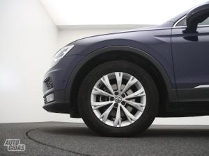 Zils Volkswagen Tiguan 2020 Viļņa, ar dzinēja tilpumu 2.00 L un nobraukumu 140 tūkst. km par 20699 €, foto 28 vietnē AUTOMOTO.COM.LV