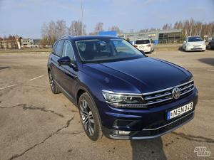 Blue Volkswagen Tiguan 2020 in Panevezys, with an engine capacity of 2.00 L and mileage of 162 thousand km for 18900 €, photo 3 on AUTOMOTO.COM.LV