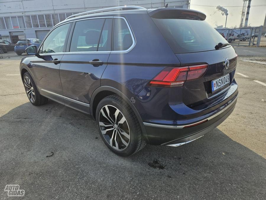 Blue Volkswagen Tiguan 2020 in Panevezys, with an engine capacity of 2.00 L and mileage of 162 thousand km for 18900 €, photo 8 on AUTOMOTO.COM.LV