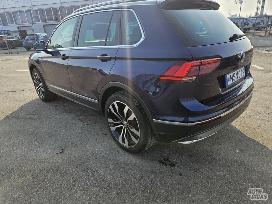 Blue Volkswagen Tiguan 2020 in Panevezys, with an engine capacity of 2.00 L and mileage of 162 thousand km for 18900 €, photo 9 on AUTOMOTO.COM.LV