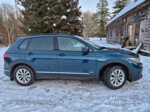 Zils Volkswagen Tiguan 2021 Kuresāre, ar dzinēja tilpumu 1.50 L un nobraukumu 156 tūkst. km par 19900 €, foto 3 vietnē AUTOMOTO.COM.LV