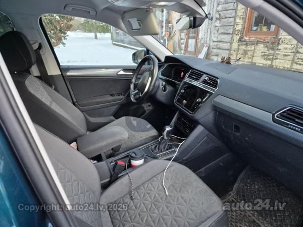 Zils Volkswagen Tiguan 2021 Kuresāre, ar dzinēja tilpumu 1.50 L un nobraukumu 156 tūkst. km par 19900 €, foto 5 vietnē AUTOMOTO.COM.LV