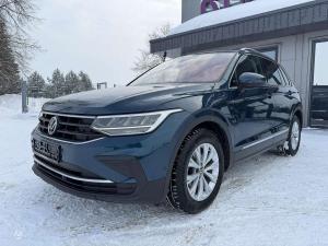 Blue Volkswagen Tiguan 2021 in Siauliai, with an engine capacity of 1.50 L and mileage of 206 thousand km for 18138 €, photo 5 on AUTOMOTO.COM.LV