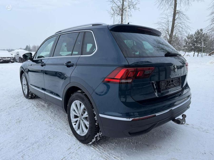 Blue Volkswagen Tiguan 2021 in Siauliai, with an engine capacity of 1.50 L and mileage of 206 thousand km for 18138 €, photo 8 on AUTOMOTO.COM.LV
