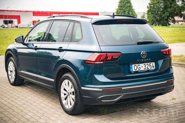 Blue Volkswagen Tiguan 2021 in Riga, with an engine capacity of 2.00 L and mileage of 0 thousand km for 18990 €, photo 6 on AUTOMOTO.COM.LV